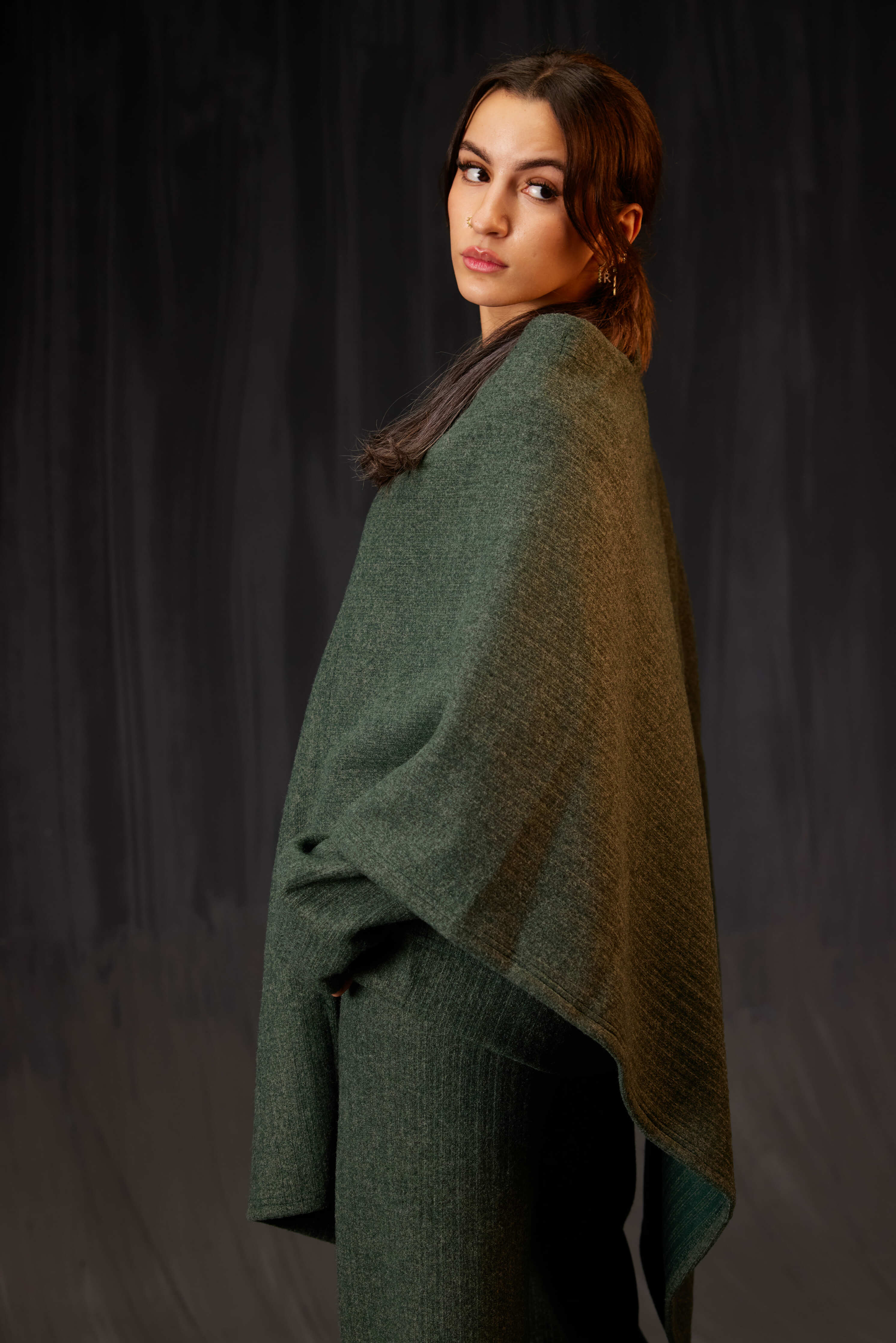 Olive Viva Poncho – THEÁ